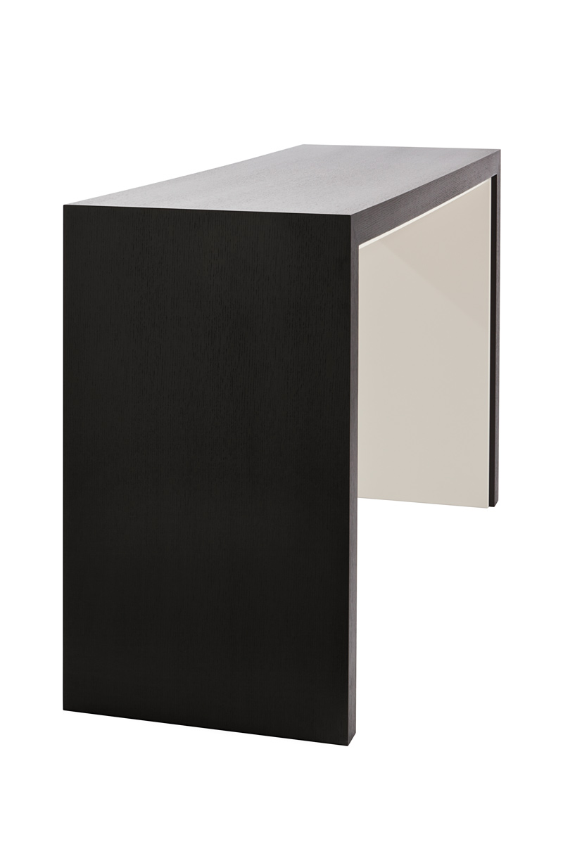 Shadow Console - R HUGHES