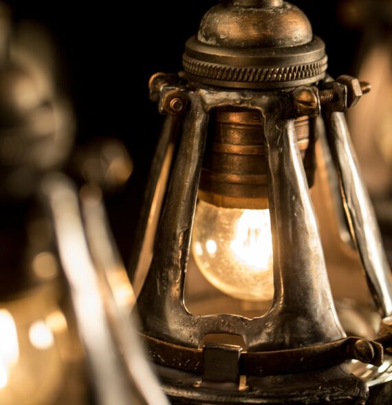 TRAPEZE: 7 MOBILE - R HUGHES